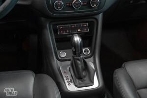 Black Volkswagen Sharan 2014 in Vilnius, with an engine capacity of 2.00 L and mileage of 255 thousand km for 12000 €, photo 16 on AUTOMOTO.COM.LV