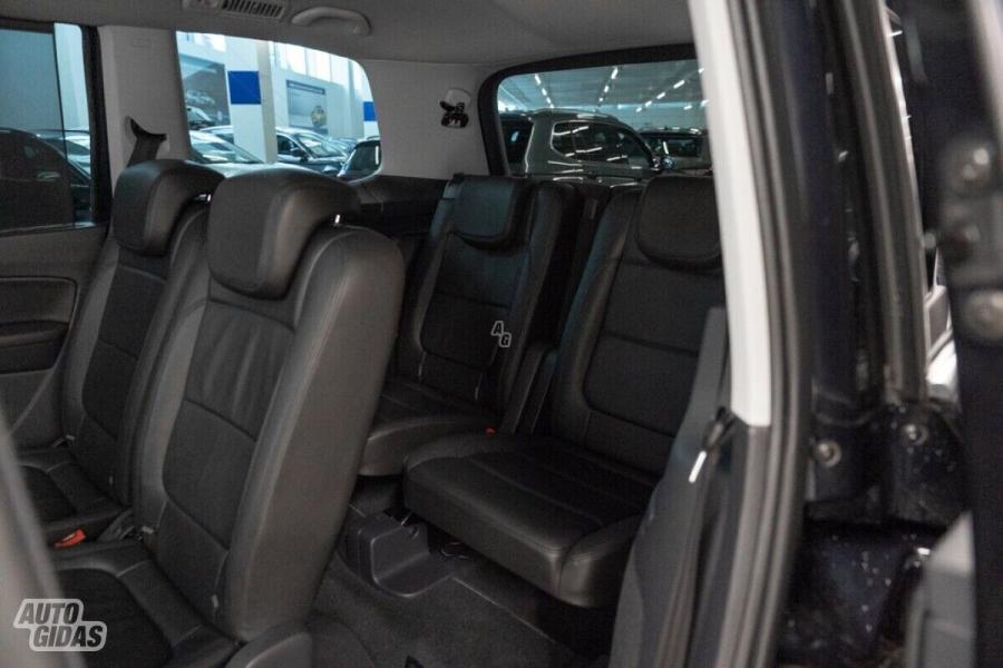 Black Volkswagen Sharan 2014 in Vilnius, with an engine capacity of 2.00 L and mileage of 255 thousand km for 12000 €, photo 18 on AUTOMOTO.COM.LV