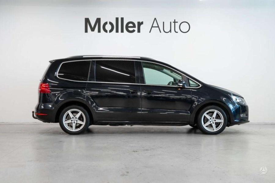 Black Volkswagen Sharan 2014 in Vilnius, with an engine capacity of 2.00 L and mileage of 255 thousand km for 11700 €, photo 5 on AUTOMOTO.COM.LV
