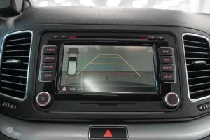 Black Volkswagen Sharan 2014 in Vilnius, with an engine capacity of 2.00 L and mileage of 255 thousand km for 11700 €, photo 12 on AUTOMOTO.COM.LV