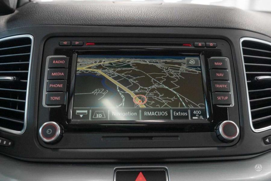 Black Volkswagen Sharan 2014 in Vilnius, with an engine capacity of 2.00 L and mileage of 255 thousand km for 11700 €, photo 13 on AUTOMOTO.COM.LV