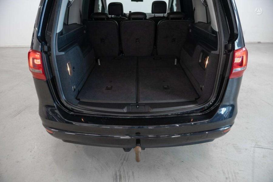 Black Volkswagen Sharan 2014 in Vilnius, with an engine capacity of 2.00 L and mileage of 255 thousand km for 11700 €, photo 20 on AUTOMOTO.COM.LV