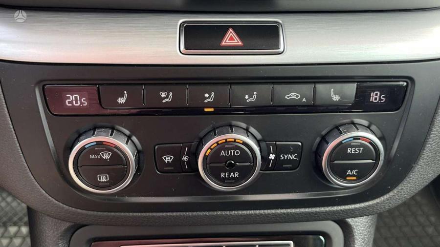 Black Volkswagen Sharan 2014 in Marijampole, with an engine capacity of 1.97 L and mileage of 290 thousand km for 9990 €, photo 3 on AUTOMOTO.COM.LV