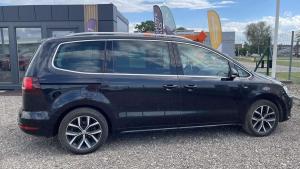 Black Volkswagen Sharan 2014 in Marijampole, with an engine capacity of 1.97 L and mileage of 290 thousand km for 9990 €, photo 11 on AUTOMOTO.COM.LV
