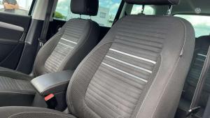 Black Volkswagen Sharan 2014 in Marijampole, with an engine capacity of 1.97 L and mileage of 290 thousand km for 9990 €, photo 16 on AUTOMOTO.COM.LV