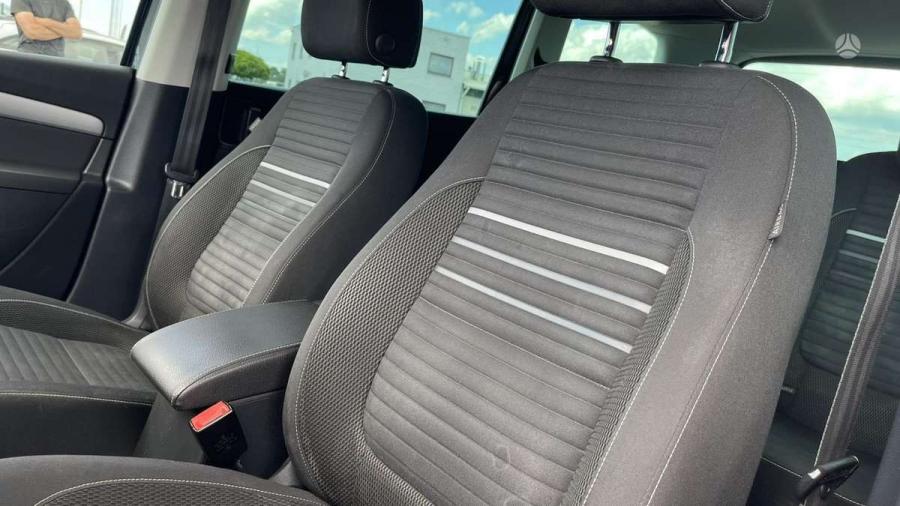 Black Volkswagen Sharan 2014 in Marijampole, with an engine capacity of 1.97 L and mileage of 290 thousand km for 9990 €, photo 16 on AUTOMOTO.COM.LV