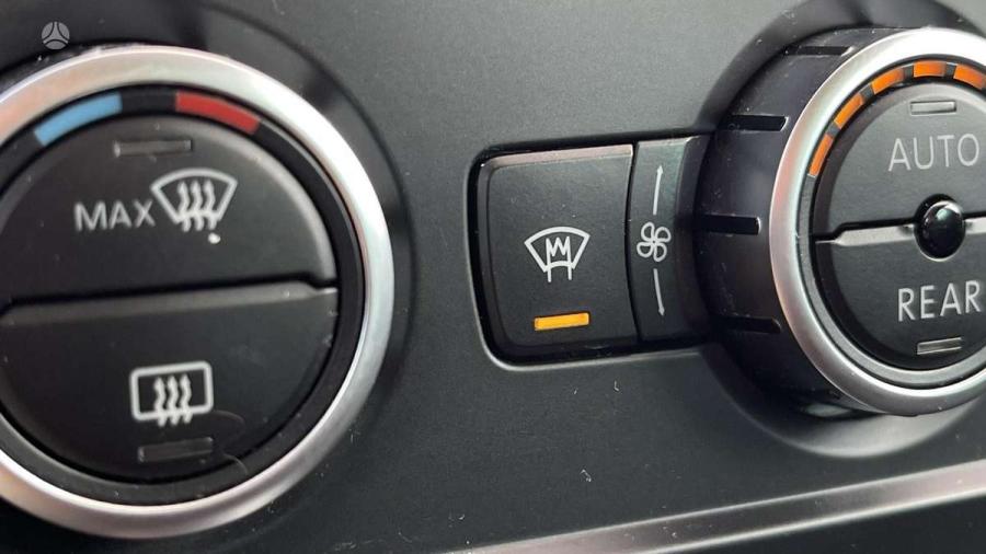 Black Volkswagen Sharan 2014 in Marijampole, with an engine capacity of 1.97 L and mileage of 290 thousand km for 9990 €, photo 21 on AUTOMOTO.COM.LV