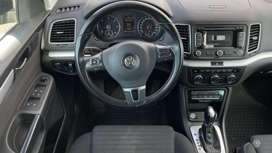 Black Volkswagen Sharan 2014 in Marijampole, with an engine capacity of 1.97 L and mileage of 290 thousand km for 9990 €, photo 22 on AUTOMOTO.COM.LV