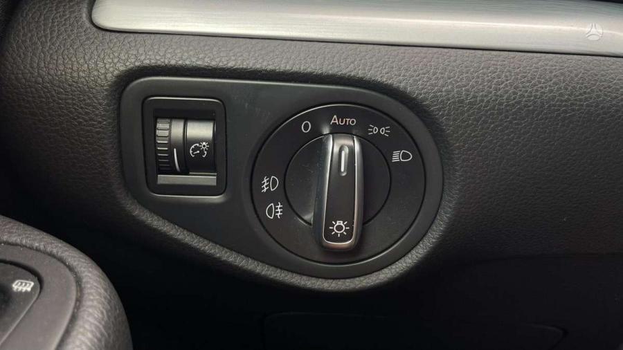 Black Volkswagen Sharan 2014 in Marijampole, with an engine capacity of 1.97 L and mileage of 290 thousand km for 9990 €, photo 23 on AUTOMOTO.COM.LV
