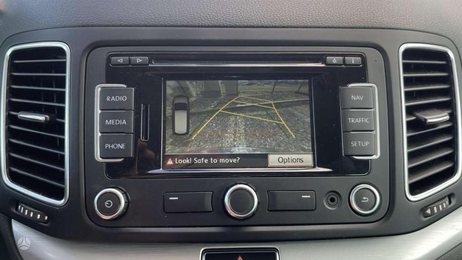 Black Volkswagen Sharan 2014 in Marijampole, with an engine capacity of 1.97 L and mileage of 290 thousand km for 9990 €, photo 30 on AUTOMOTO.COM.LV