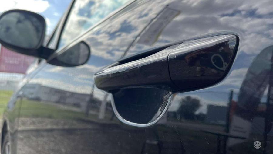 Black Volkswagen Sharan 2014 in Marijampole, with an engine capacity of 1.97 L and mileage of 290 thousand km for 9990 €, photo 31 on AUTOMOTO.COM.LV