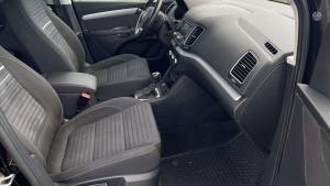 Black Volkswagen Sharan 2014 in Marijampole, with an engine capacity of 1.97 L and mileage of 290 thousand km for 9990 €, photo 35 on AUTOMOTO.COM.LV