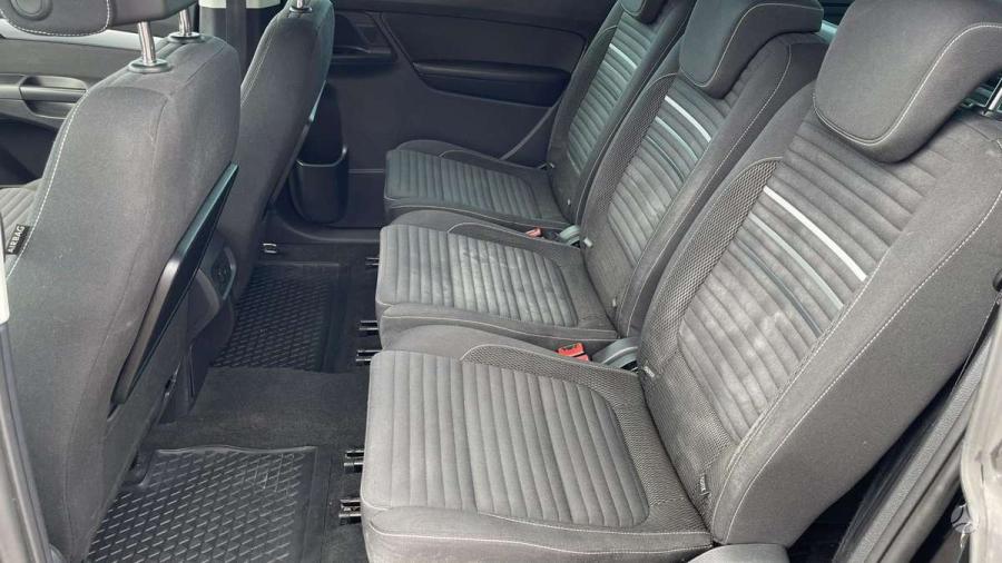 Black Volkswagen Sharan 2014 in Marijampole, with an engine capacity of 1.97 L and mileage of 290 thousand km for 9990 €, photo 36 on AUTOMOTO.COM.LV