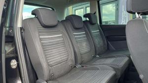 Black Volkswagen Sharan 2014 in Marijampole, with an engine capacity of 1.97 L and mileage of 290 thousand km for 9990 €, photo 37 on AUTOMOTO.COM.LV