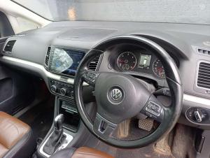 Melns Volkswagen Sharan 2014 Viļņa, ar dzinēja tilpumu 1.97 L un nobraukumu 400 tūkst. km par 3150 €, foto 14 vietnē AUTOMOTO.COM.LV