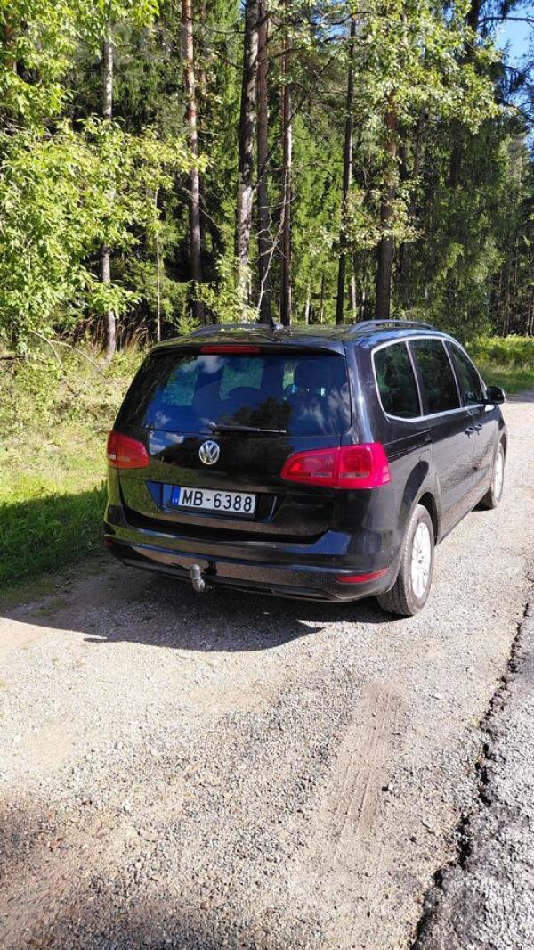 Фольксваген Шаран 2014 в Рига на AUTOMOTO.COM.LV Черный Фольксваген Шаран 2014 в Рига, объемом двигателя 2.00 л и пробегом 354 тыс. км за 7000 €, фото 4 на AUTOMOTO.COM.LV