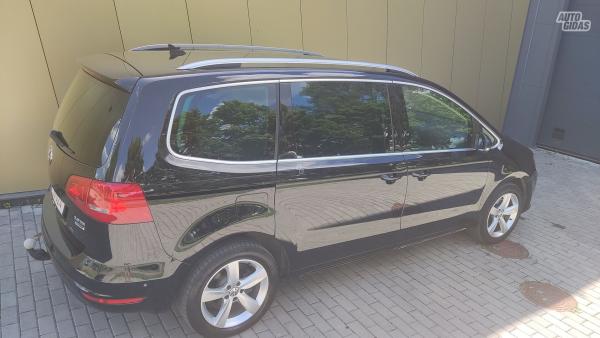 Black Volkswagen Sharan 2014 in Kaunas, with an engine capacity of 2.00 L and mileage of 284 thousand km for 10950 €, photo 9 on AUTOMOTO.COM.LV