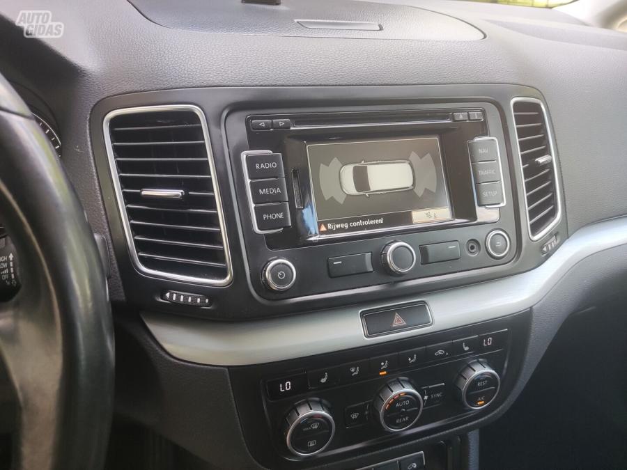 Melns Volkswagen Sharan 2014 Kauņa, ar dzinēja tilpumu 2.00 L un nobraukumu 284 tūkst. km par 10950 €, foto 10 vietnē AUTOMOTO.COM.LV