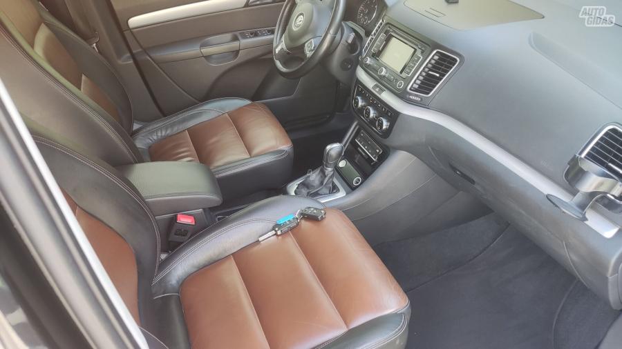 Melns Volkswagen Sharan 2014 Kauņa, ar dzinēja tilpumu 2.00 L un nobraukumu 284 tūkst. km par 10950 €, foto 19 vietnē AUTOMOTO.COM.LV