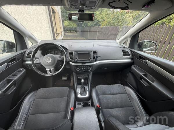 Black Volkswagen Sharan 2014 in Riga, with an engine capacity of 2.00 L and mileage of 303 thousand km for 5800 €, photo 6 on AUTOMOTO.COM.LV