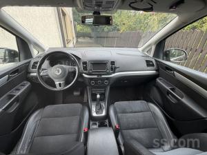 Black Volkswagen Sharan 2014 in Riga, with an engine capacity of 2.00 L and mileage of 303 thousand km for 5800 €, photo 6 on AUTOMOTO.COM.LV