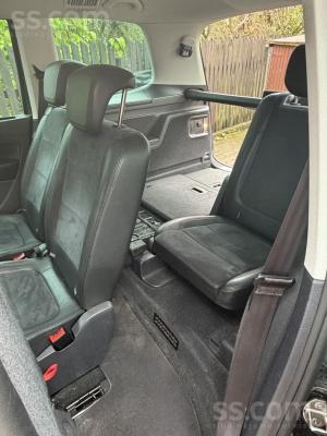 Black Volkswagen Sharan 2014 in Riga, with an engine capacity of 2.00 L and mileage of 303 thousand km for 5800 €, photo 8 on AUTOMOTO.COM.LV