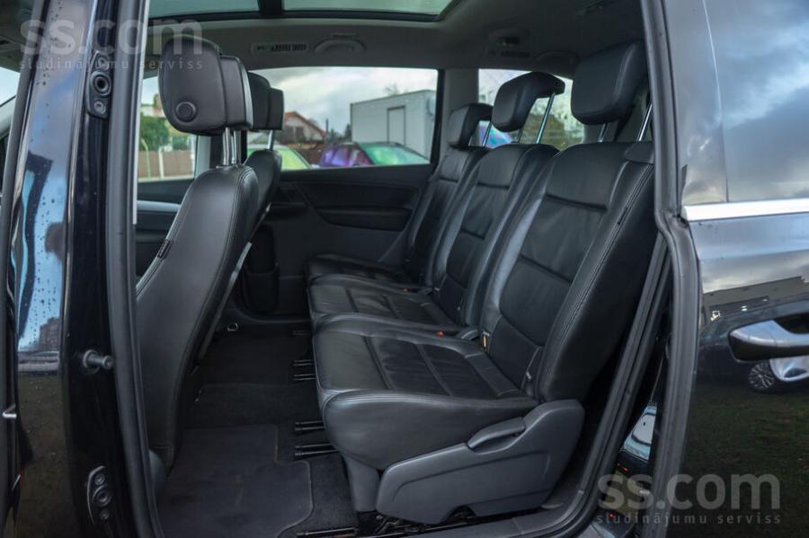 Black Volkswagen Sharan 2015 in Liepaja, with an engine capacity of 2.00 L and mileage of 251 thousand km for 12300 €, photo 9 on AUTOMOTO.COM.LV