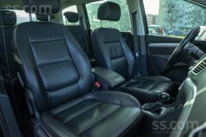 Black Volkswagen Sharan 2015 in Liepaja, with an engine capacity of 2.00 L and mileage of 251 thousand km for 12300 €, photo 15 on AUTOMOTO.COM.LV