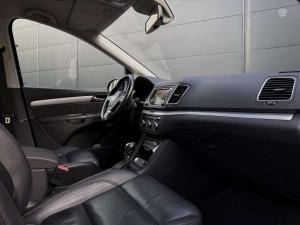 Black Volkswagen Sharan 2015 in Riga, with an engine capacity of 1.97 L and mileage of 300 thousand km for 12900 €, photo 10 on AUTOMOTO.COM.LV