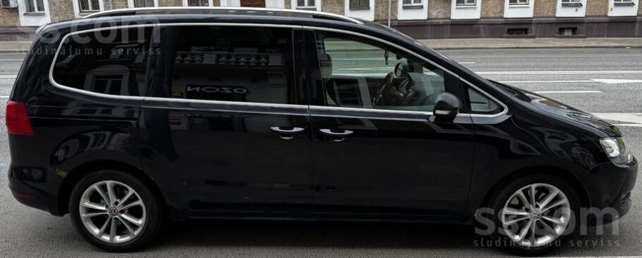 Black Volkswagen Sharan 2015 in Riga, with an engine capacity of 2.00 L and mileage of 0 thousand km for 8500 €, photo 4 on AUTOMOTO.COM.LV