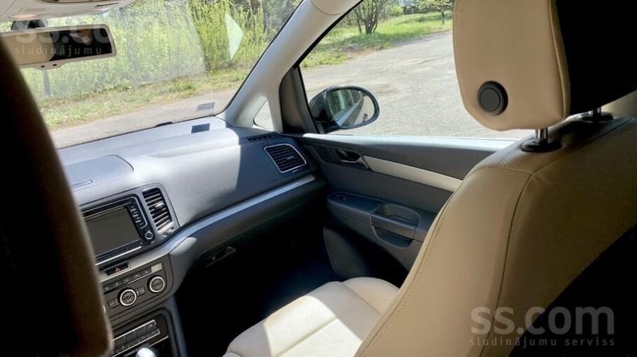 Black Volkswagen Sharan 2015 in Riga, with an engine capacity of 2.00 L and mileage of 0 thousand km for 8500 €, photo 6 on AUTOMOTO.COM.LV