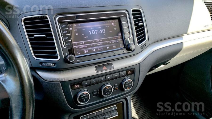Black Volkswagen Sharan 2015 in Riga, with an engine capacity of 2.00 L and mileage of 0 thousand km for 8500 €, photo 34 on AUTOMOTO.COM.LV