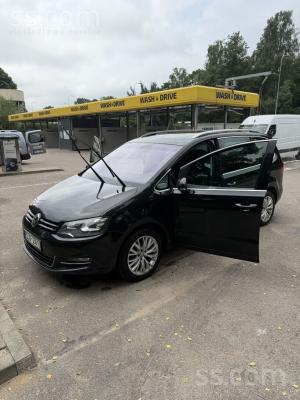 Melns Volkswagen Sharan 2015 Rīga, ar dzinēja tilpumu 2.00 L un nobraukumu 370 tūkst. km par 4000 €, foto  vietnē AUTOMOTO.COM.LV