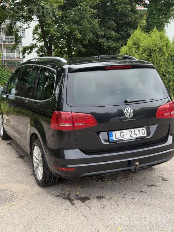 Black Volkswagen Sharan 2015 in Riga, with an engine capacity of 2.00 L and mileage of 370 thousand km for 4000 €, photo 3 on AUTOMOTO.COM.LV