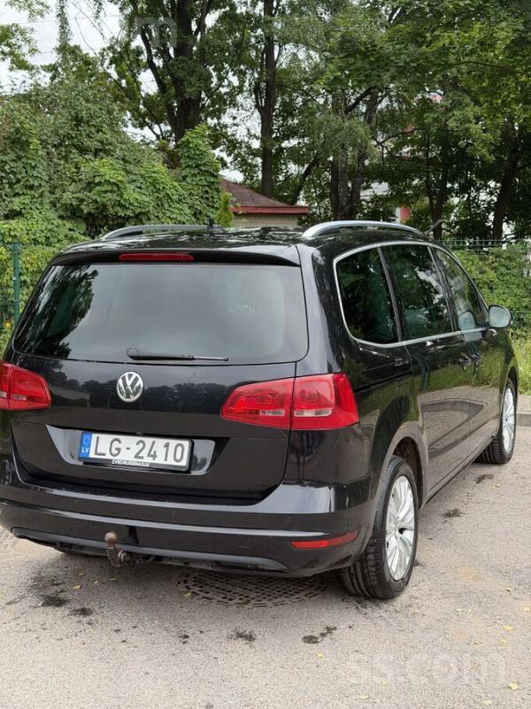 Black Volkswagen Sharan 2015 in Riga, with an engine capacity of 2.00 L and mileage of 370 thousand km for 4000 €, photo 4 on AUTOMOTO.COM.LV