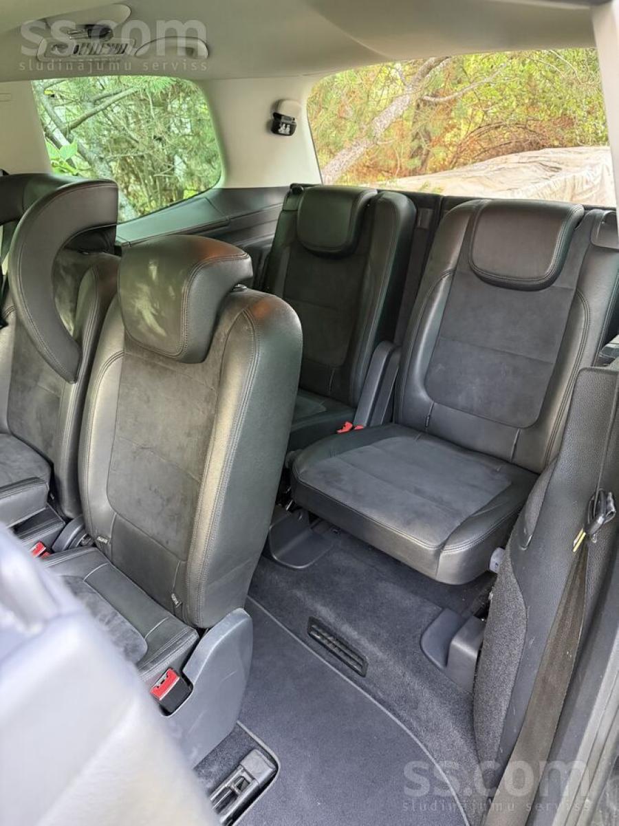 Black Volkswagen Sharan 2015 in Riga, with an engine capacity of 2.00 L and mileage of 370 thousand km for 4000 €, photo 8 on AUTOMOTO.COM.LV