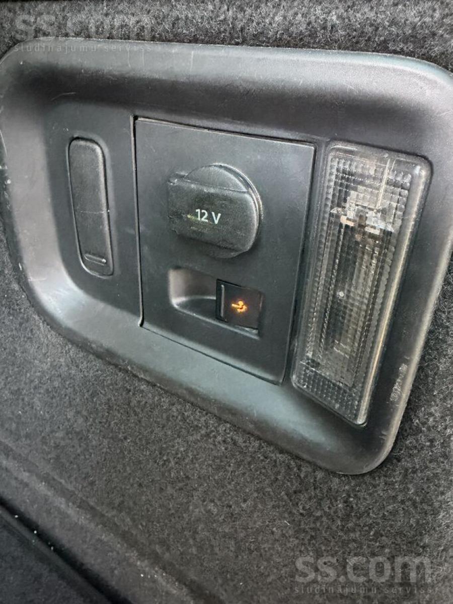 Black Volkswagen Sharan 2015 in Riga, with an engine capacity of 2.00 L and mileage of 370 thousand km for 4000 €, photo 10 on AUTOMOTO.COM.LV