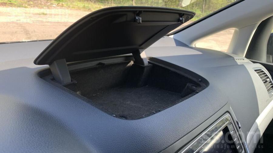 Black Volkswagen Sharan 2015 in Riga, with an engine capacity of 2.00 L and mileage of 257 thousand km for 7100 €, photo 19 on AUTOMOTO.COM.LV