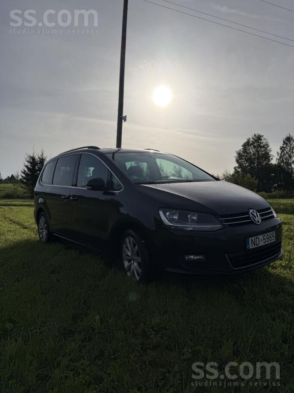 Black Volkswagen Sharan 2015 in Riga, with an engine capacity of 2.00 L and mileage of 332 thousand km for 12000 €, photo 1 on AUTOMOTO.COM.LV