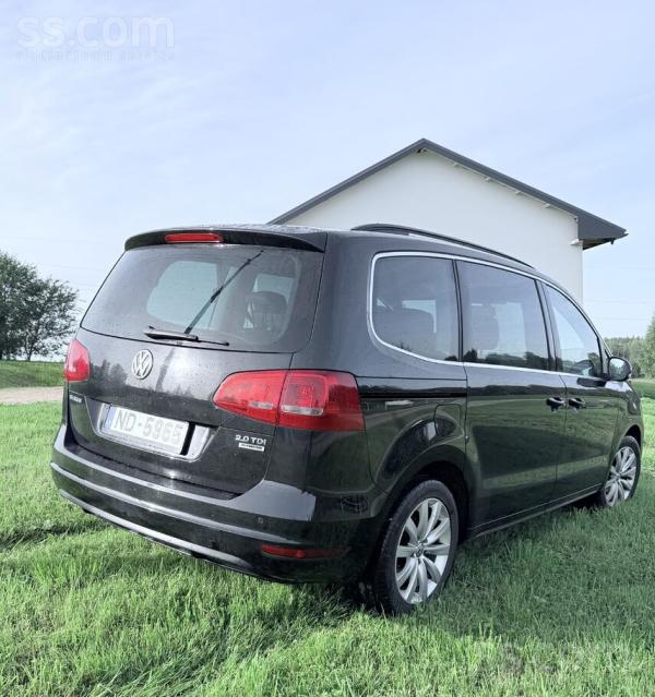 Black Volkswagen Sharan 2015 in Riga, with an engine capacity of 2.00 L and mileage of 332 thousand km for 12000 €, photo 5 on AUTOMOTO.COM.LV