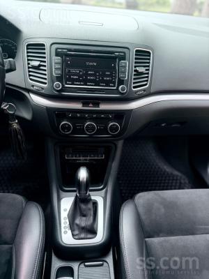 Melns Volkswagen Sharan 2015 Rīga, ar dzinēja tilpumu 2.00 L un nobraukumu 332 tūkst. km par 12000 €, foto 8 vietnē AUTOMOTO.COM.LV
