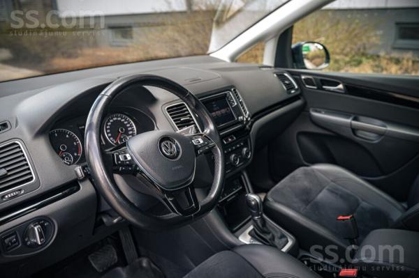 Black Volkswagen Sharan 2016 in Riga, with an engine capacity of 2.00 L and mileage of 251 thousand km for 11990 €, photo 9 on AUTOMOTO.COM.LV