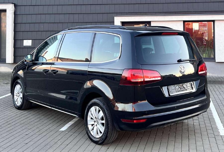 Melns Volkswagen Sharan 2016 Kauņa, ar dzinēja tilpumu 2.00 L un nobraukumu 253 tūkst. km par 10599 €, foto 3 vietnē AUTOMOTO.COM.LV