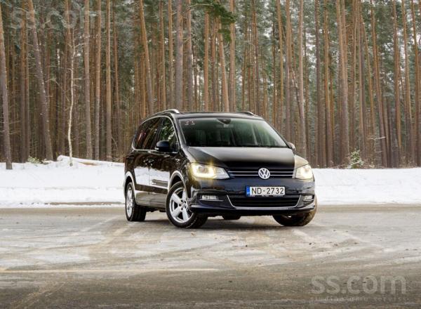 Black Volkswagen Sharan 2016 in Riga, with an engine capacity of 2.00 L and mileage of 206 thousand km for 12490 €, photo 2 on AUTOMOTO.COM.LV