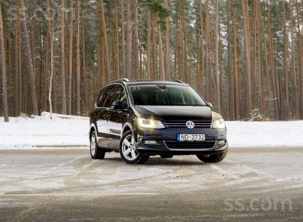 Black Volkswagen Sharan 2016 in Riga, with an engine capacity of 2.00 L and mileage of 206 thousand km for 12490 €, photo 2 on AUTOMOTO.COM.LV