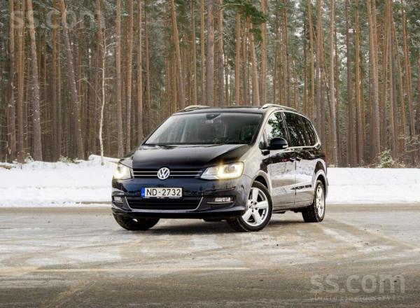 Black Volkswagen Sharan 2016 in Riga, with an engine capacity of 2.00 L and mileage of 206 thousand km for 12490 €, photo 4 on AUTOMOTO.COM.LV