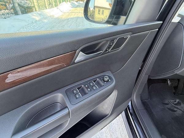 Melns Volkswagen Sharan 2016 Kauņa, ar dzinēja tilpumu 1.97 L un nobraukumu 263 tūkst. km par 13900 €, foto 11 vietnē AUTOMOTO.COM.LV