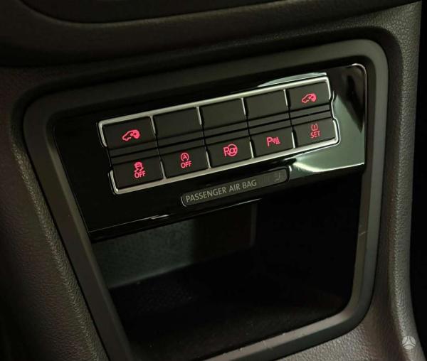 Black Volkswagen Sharan 2016 in Marijampole, with an engine capacity of 1.97 L and mileage of 230 thousand km for 11750 €, photo 7 on AUTOMOTO.COM.LV