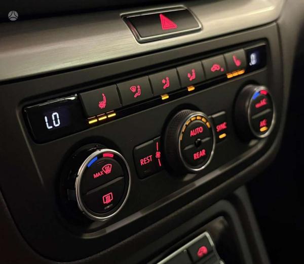 Black Volkswagen Sharan 2016 in Marijampole, with an engine capacity of 1.97 L and mileage of 230 thousand km for 11750 €, photo 9 on AUTOMOTO.COM.LV