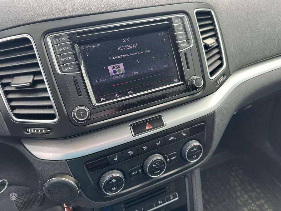 Melns Volkswagen Sharan 2016 Ukmergė, ar dzinēja tilpumu 2.00 L un nobraukumu 251 tūkst. km par 10200 €, foto 18 vietnē AUTOMOTO.COM.LV